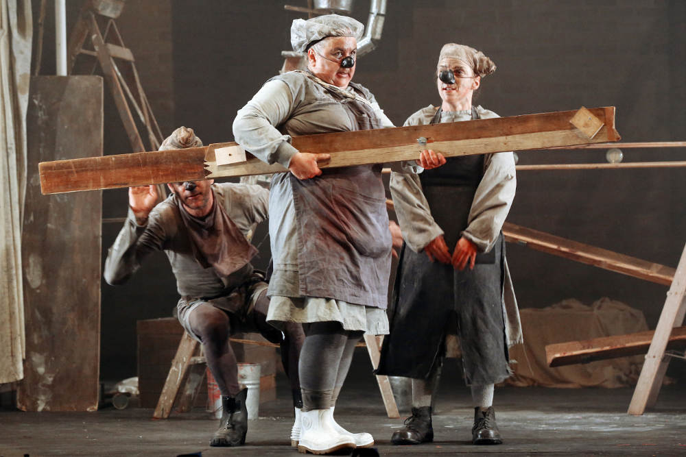 Edinburgh Fringe Spotlight—Sinister Clowning with The Long Pigs - StageLync