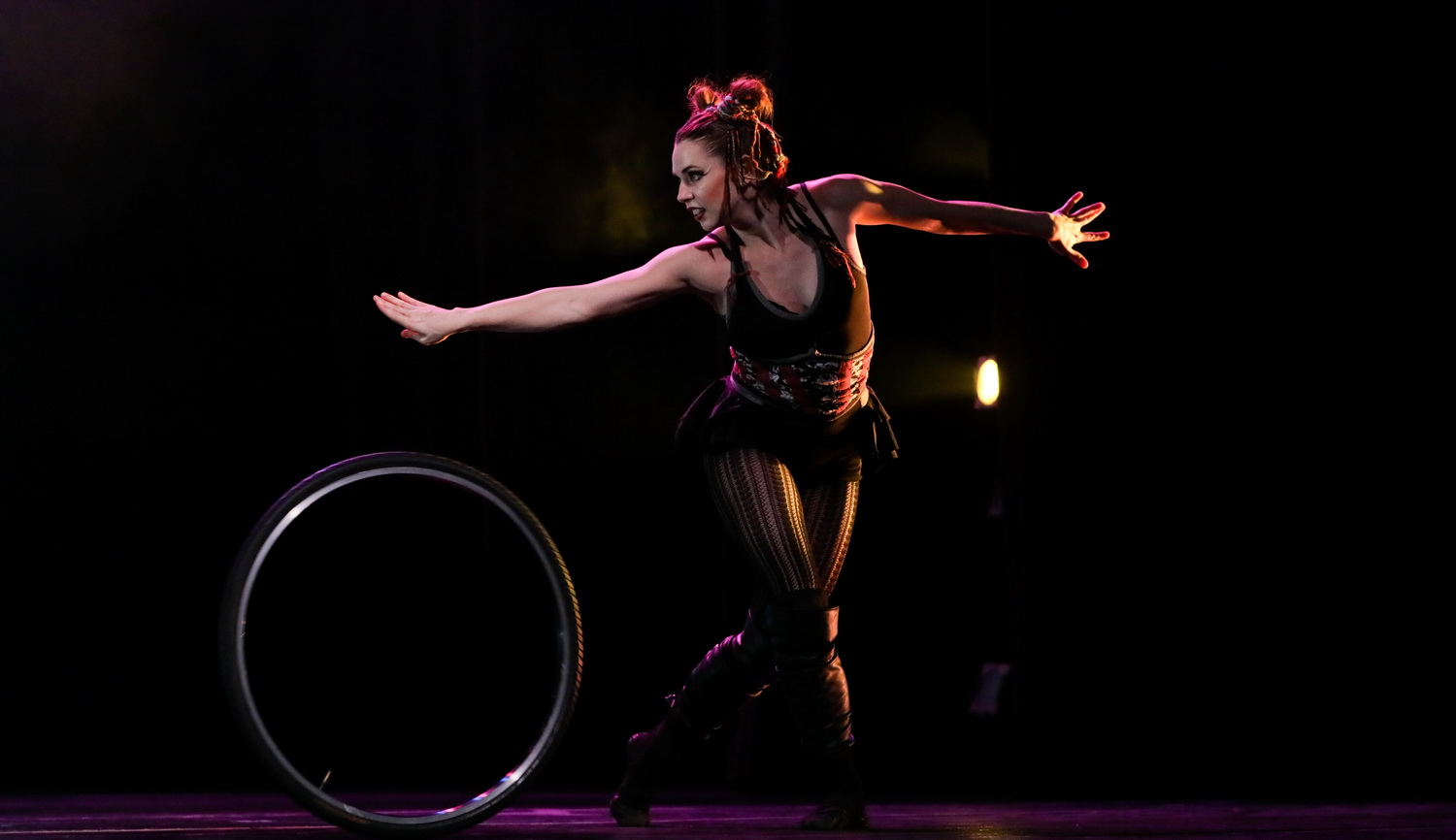 In Latest Show, Cirque Mechanics Brings Modern Circus “Under Canvas ...
