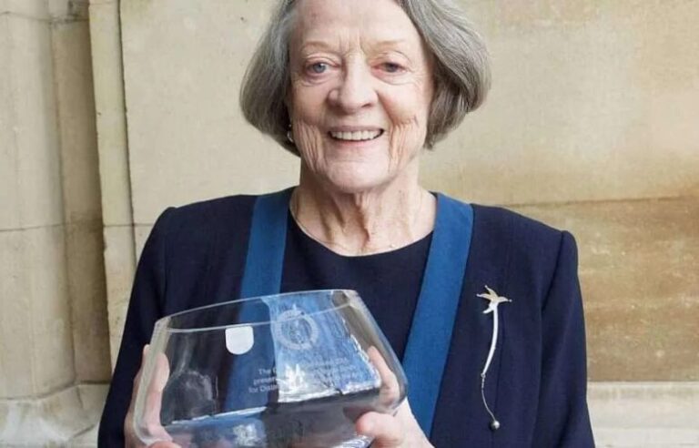 Dame Maggie Smith takes her Final Bow, Passes Away at 89. - StageLync